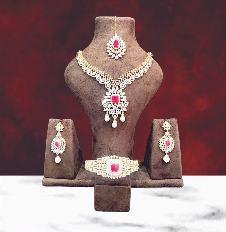 MANEK GEM RE-LAUNCHES ITS FLAGSHIP DIAMOND JEWELLERY STORE IN PANAJI ...